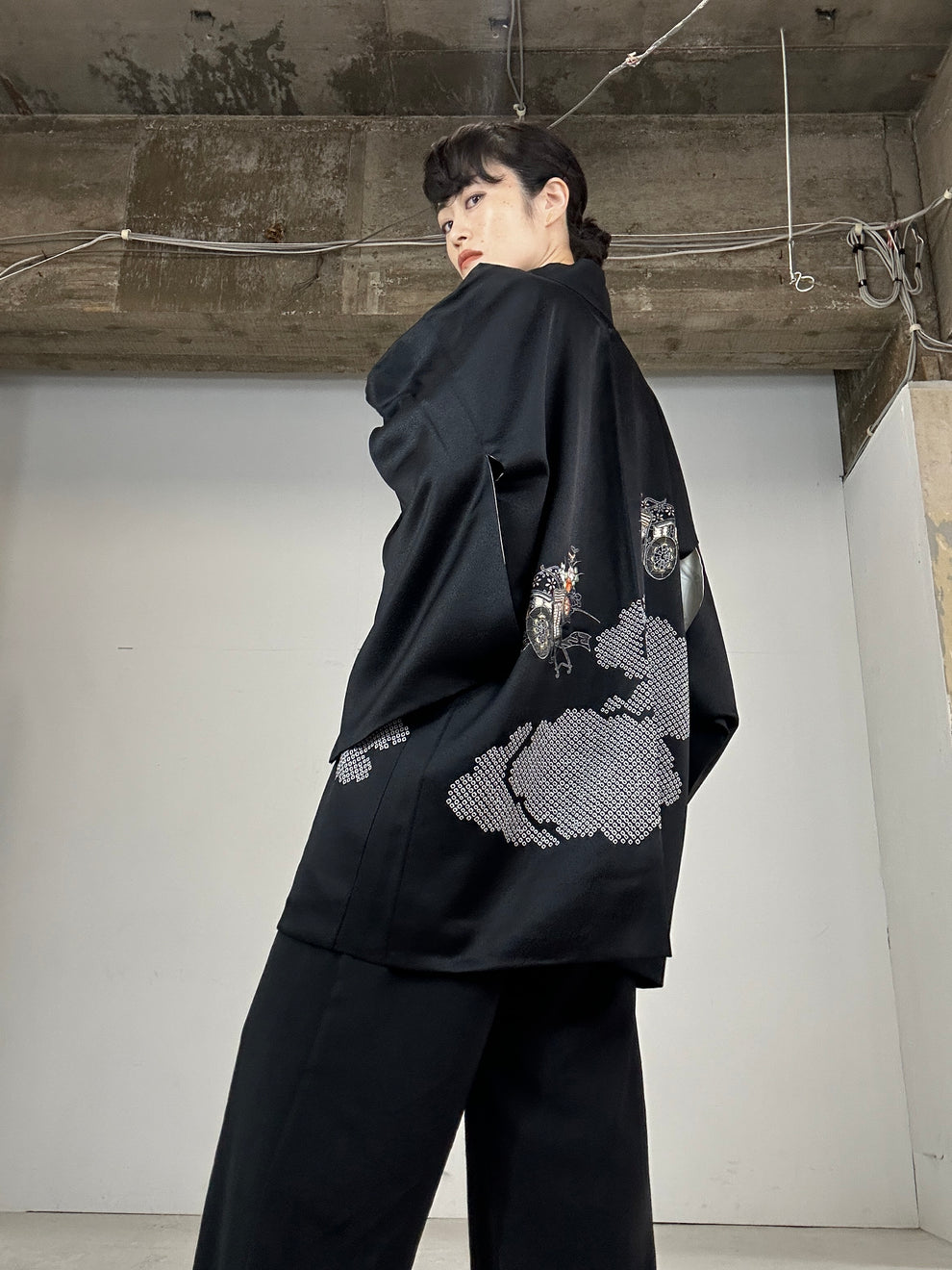 VINTAGE BLACK HAORI "shibori goshoguruma" – MACHIKO KIMONO Japanese ...