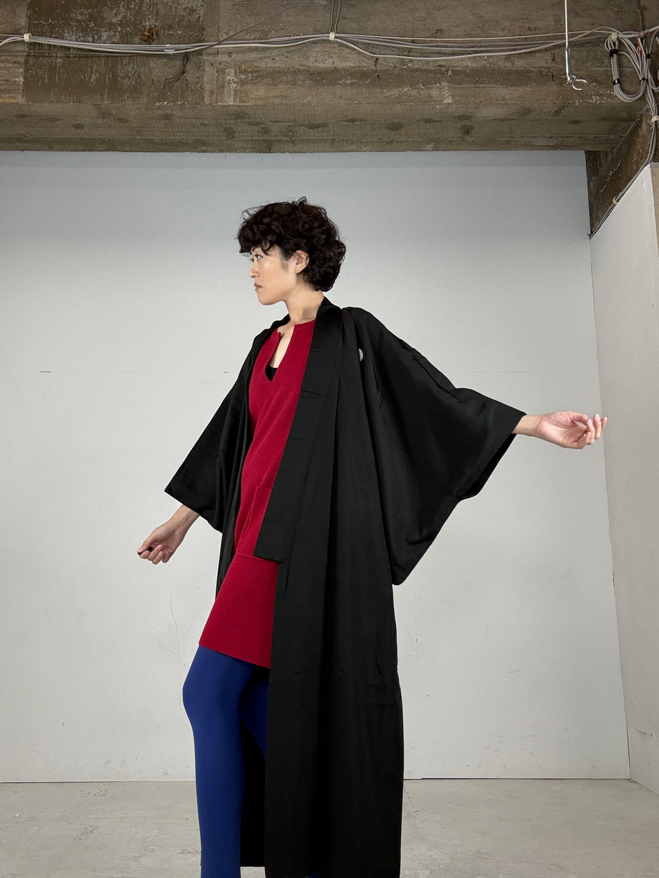 VINTAGE BLACK KIMONO MONTSUKI – MACHIKO KIMONO Japanese Kimonos ...