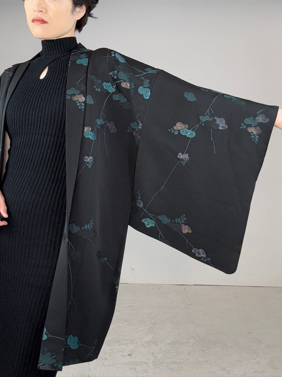 VINTAGE BLACK HAORI "unique pattern, matsu, glitter ageha" – MACHIKO ...