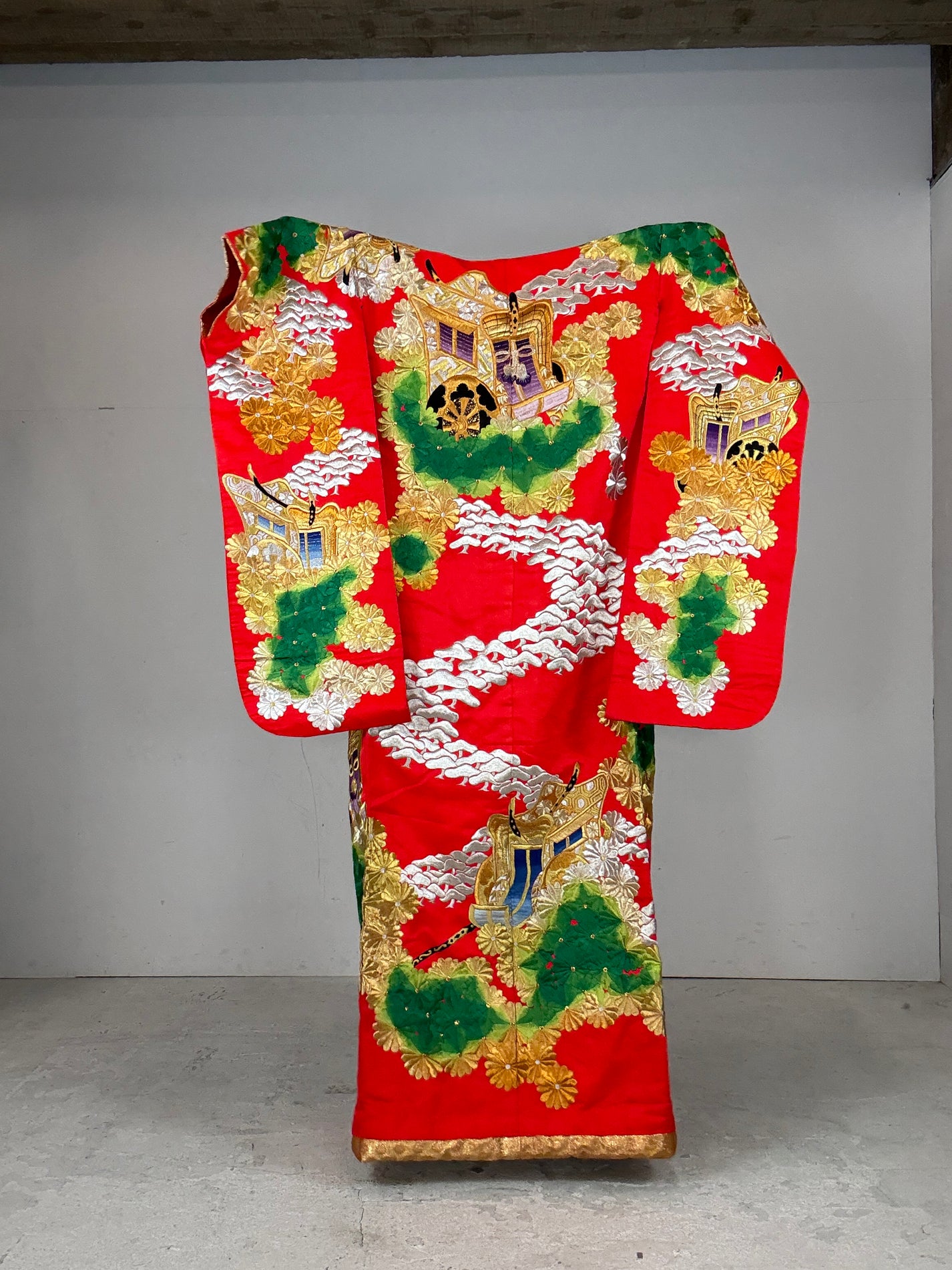 VINTAGE UCHIKAKE "goshoguruma" *Significant Damage – MACHIKO KIMONO ...